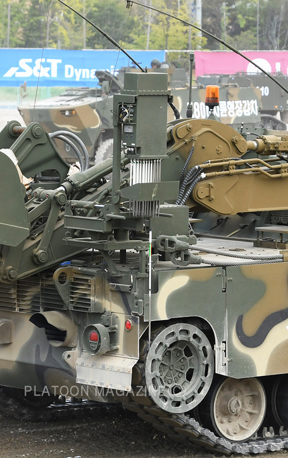 K600 장애물개척전차 군 인도 K600 Combat Engineer Vehicle delevered