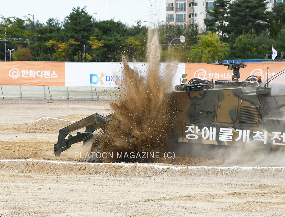 K600 장애물개척전차 군 인도 K600 Combat Engineer Vehicle delevered