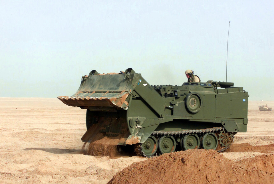 K600 장애물개척전차 군 인도 K600 Combat Engineer Vehicle delevered